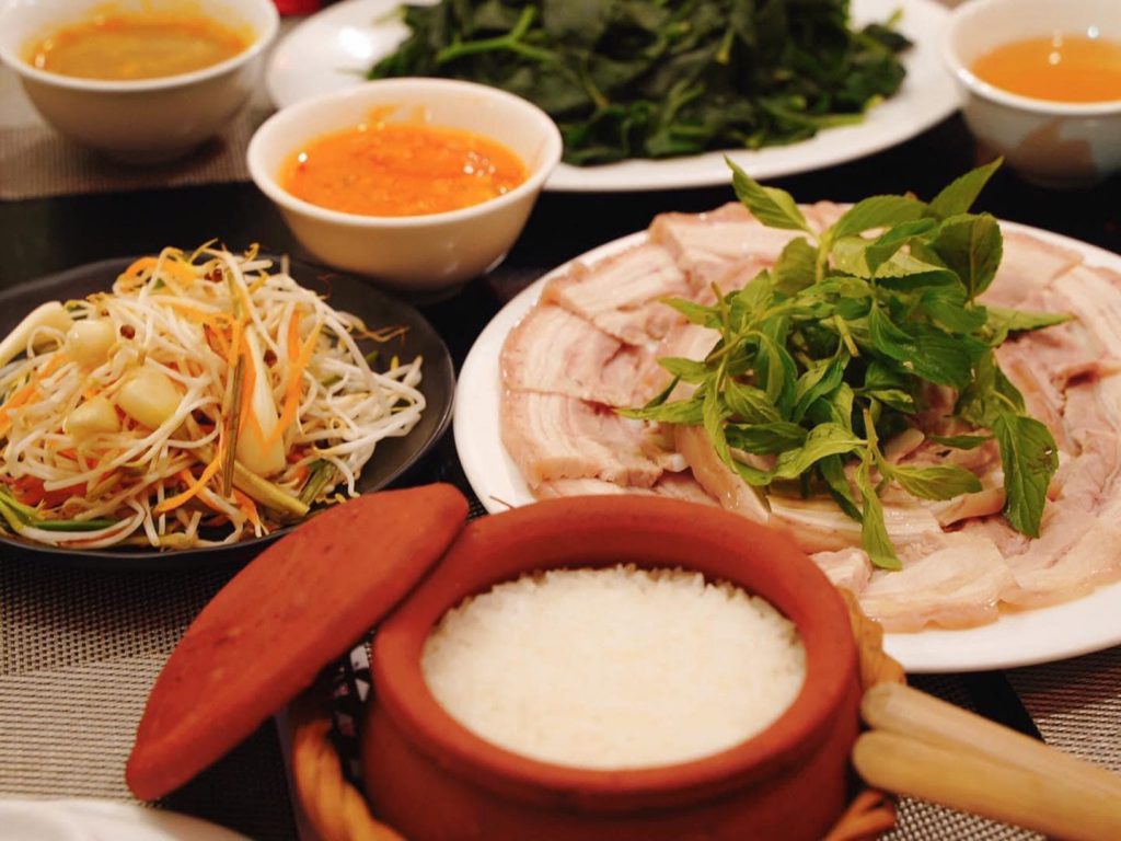Cơm niêu Nguồn - Hương vị quê nhà, trọn vẹn yêu thương