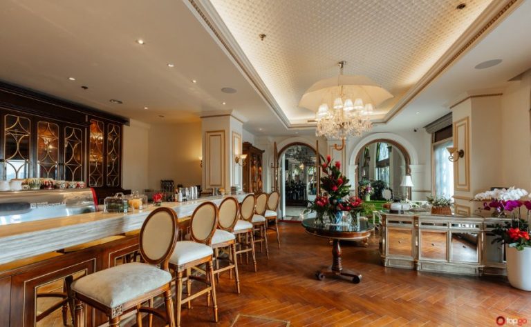 Đặt bàn tại Diamond Lounge - Vietnamese Restaurant