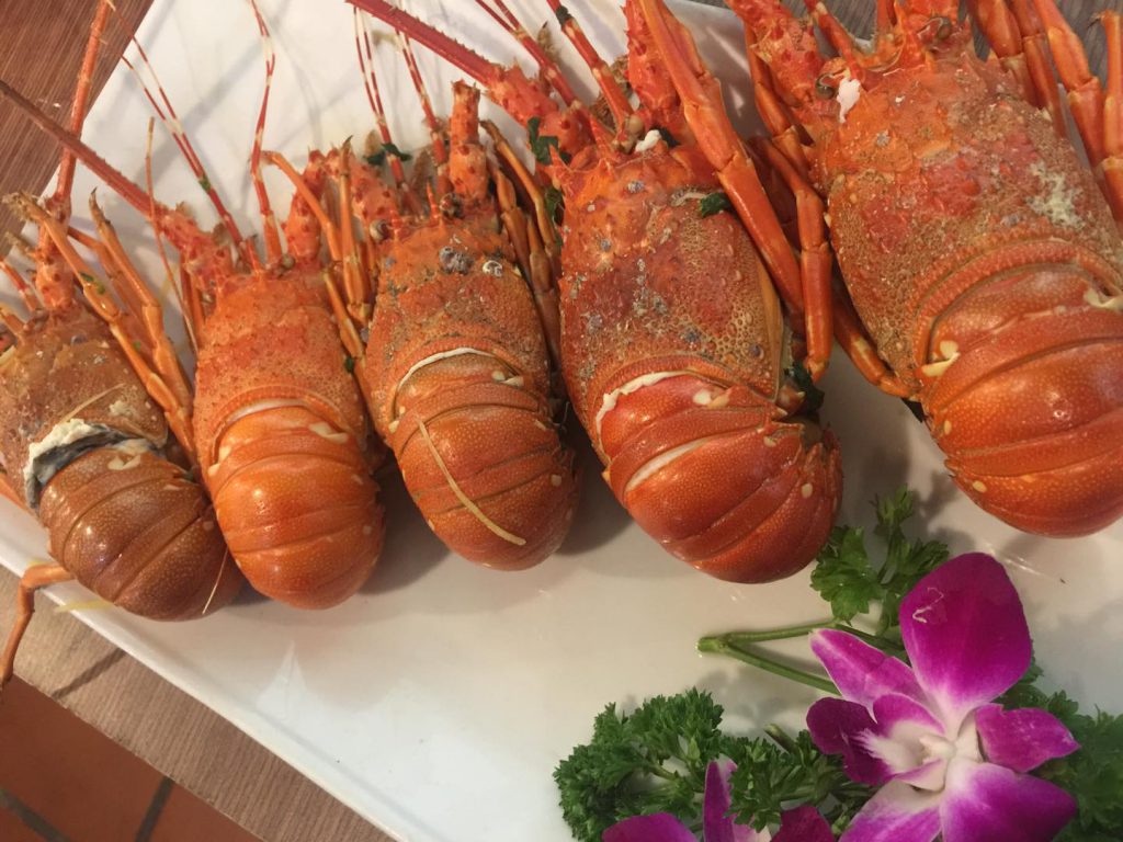 Nhà hàng 5 Cua đắm chìm trong thiên đường ẩm thực biển - Topgo