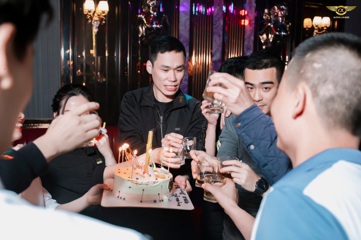 Alpha Lounge quán Night Life hiện đại bậc nhất Hà Thành