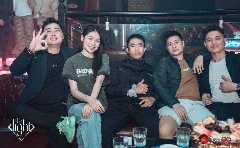 Light Club nơi dừng chân cho những tín đồ yêu âm nhạc