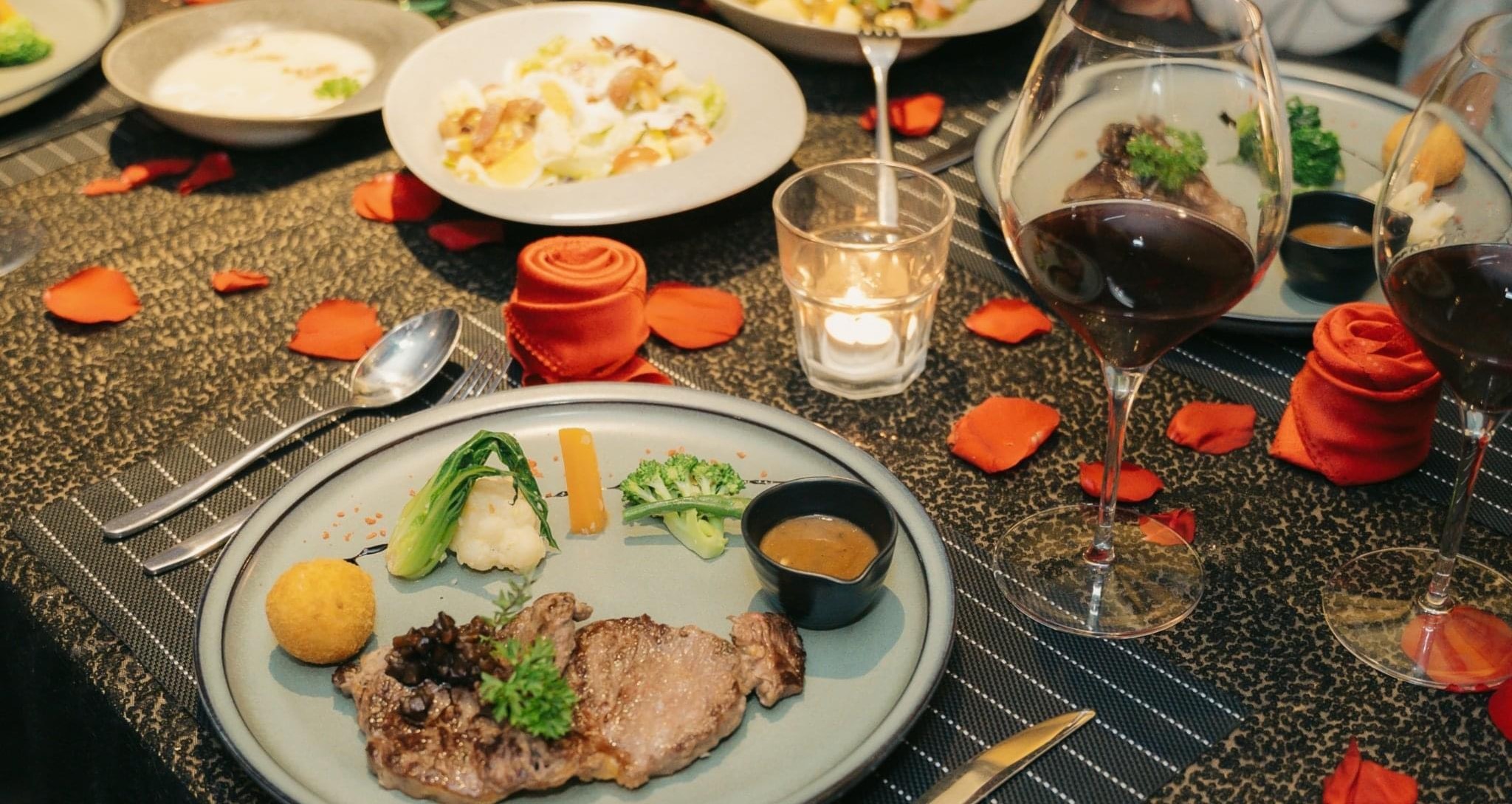 Comet Restaurant - Hà Nội